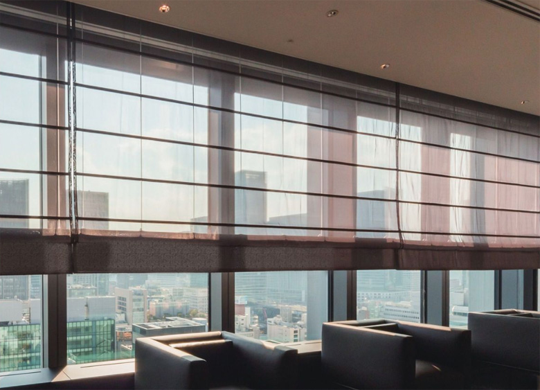 電動ローマンシェード | トーソー株式会社 |最新の建材カタログが揃う「かたなび」